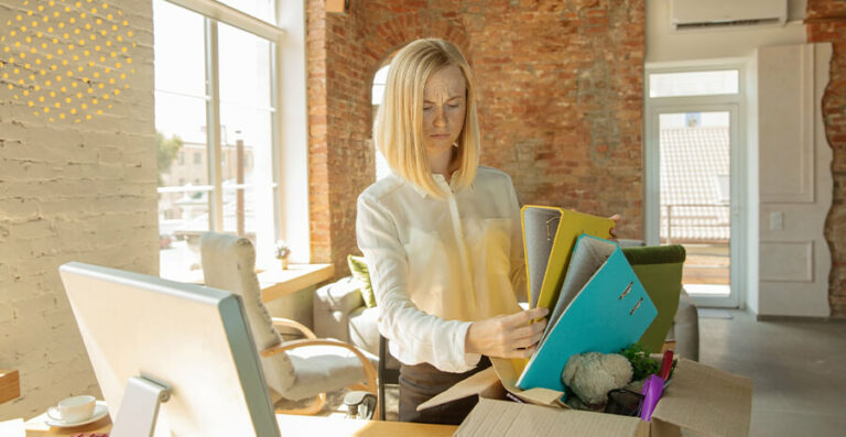 Aviso retroativo: entenda porque sua empresa deve evitar a prática