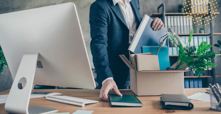 Aviso retroativo: entenda porque sua empresa deve evitar a prática