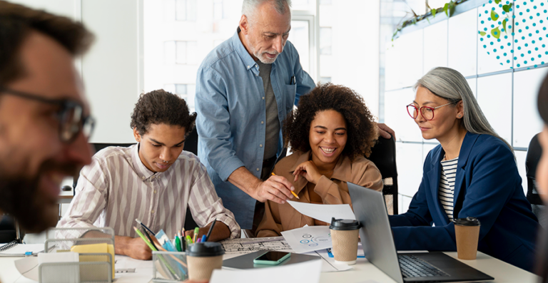 Liderança servidora: como implementar uma gestão humanizada?