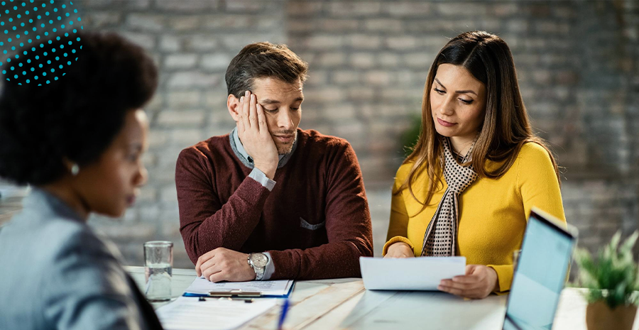 Social loafing: entenda o que é, quais são as causas e os principais ...