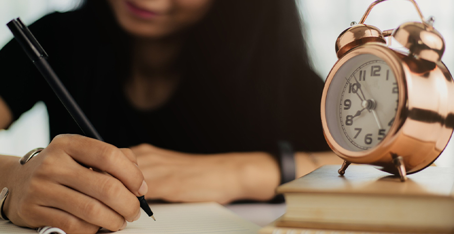 Tudo sobre o sistema 996: a jornada de trabalho chinesa!